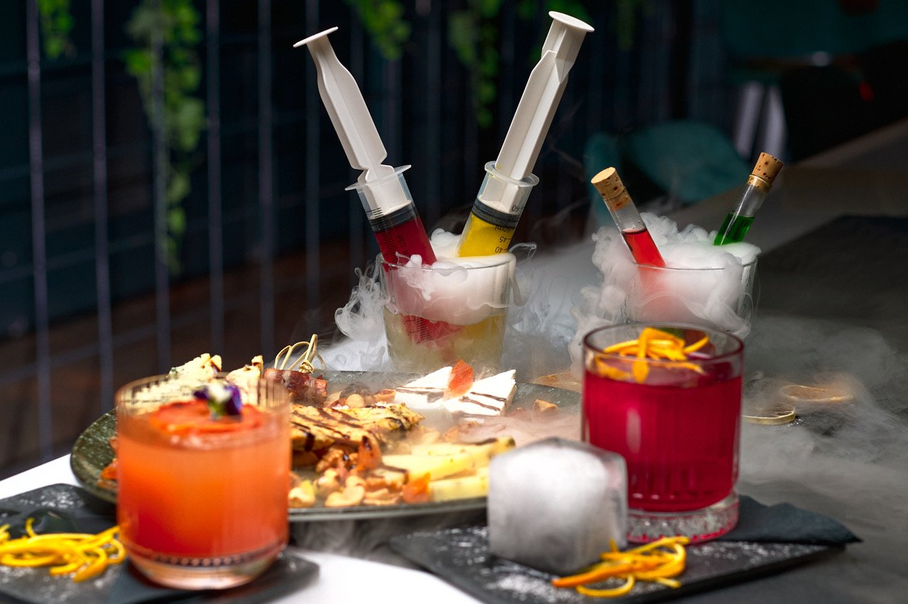 MoMix | Molecular Mixology - The First Molecular Mixology bar in Athens